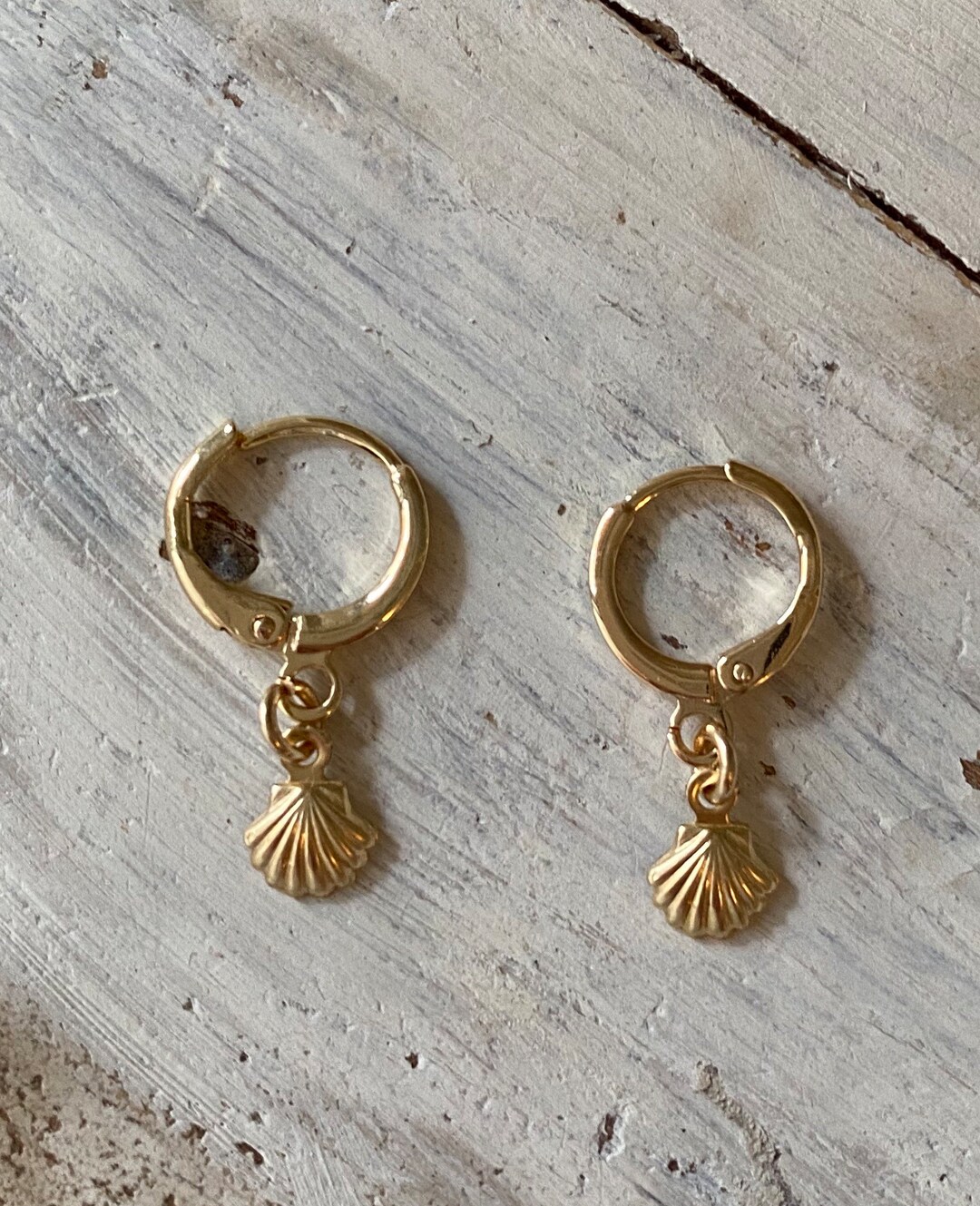 Gold Filled Tiny Clamshell Huggie Earrings/level Back / Dangle Earrings ...