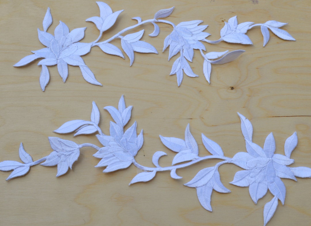 White Lily Embroidery Applique: Iron-on Flower Patch (set of 2) - Etsy
