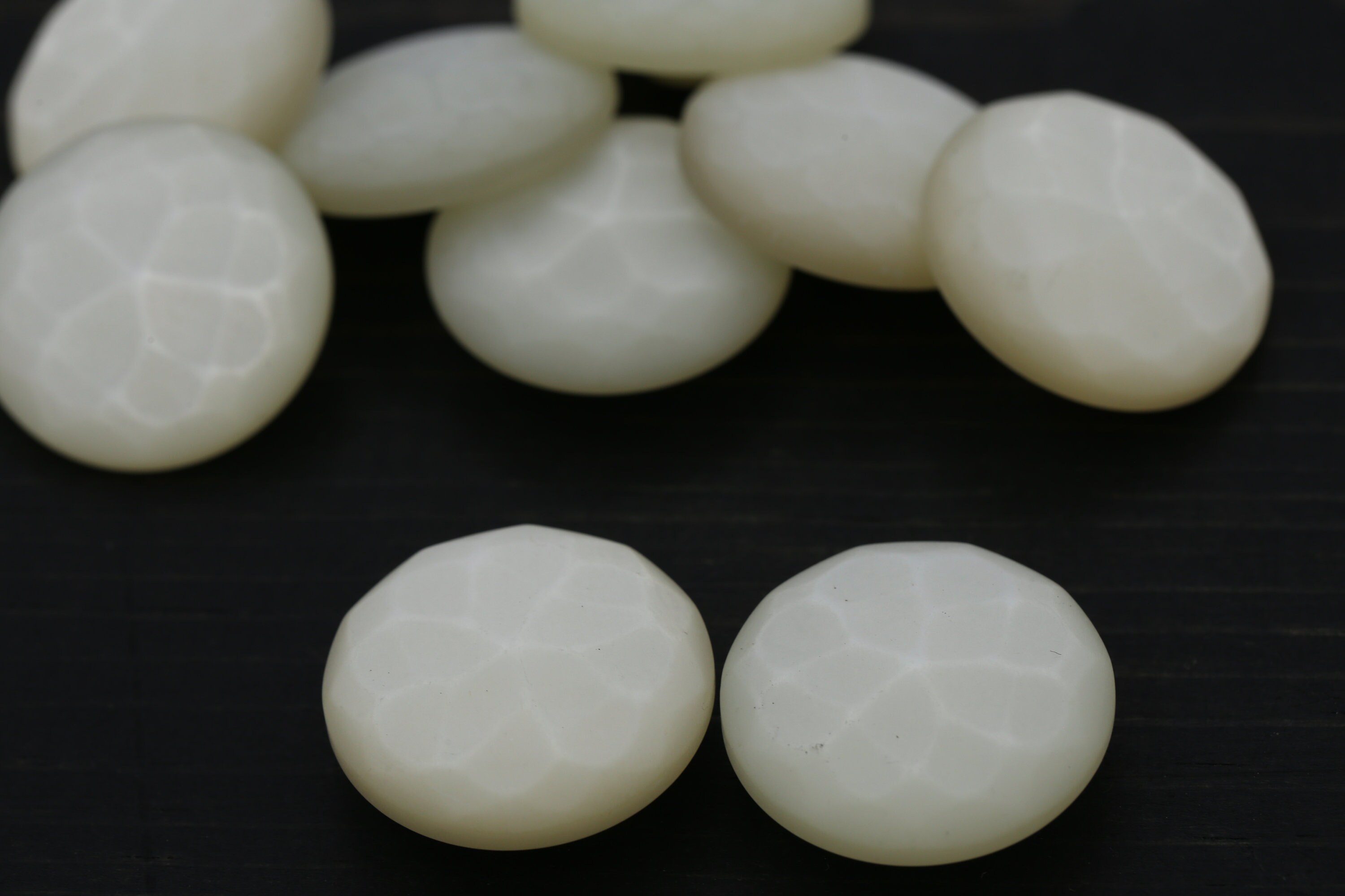 Off White Plastic Button/ 1 Dozen/ Fish Scales Button/ Shank - Etsy