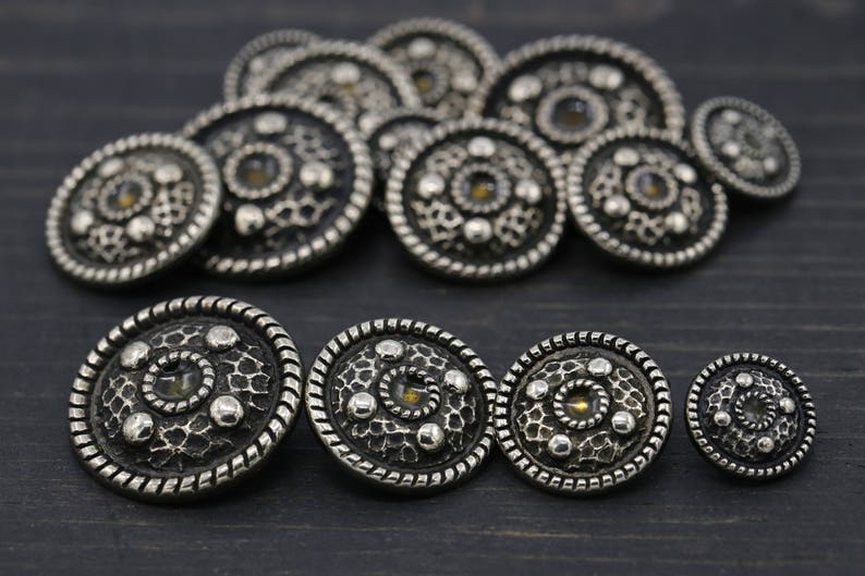 Antique Silver Metal Button/ 4pcs/ Gothic Button/ 36L 23mm - Etsy