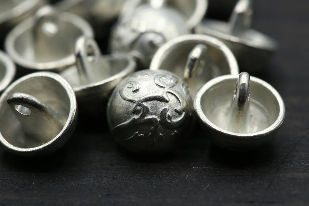 Small Silver Buttons 12 PIECES Small Wild Vines Silver Metal Button ...