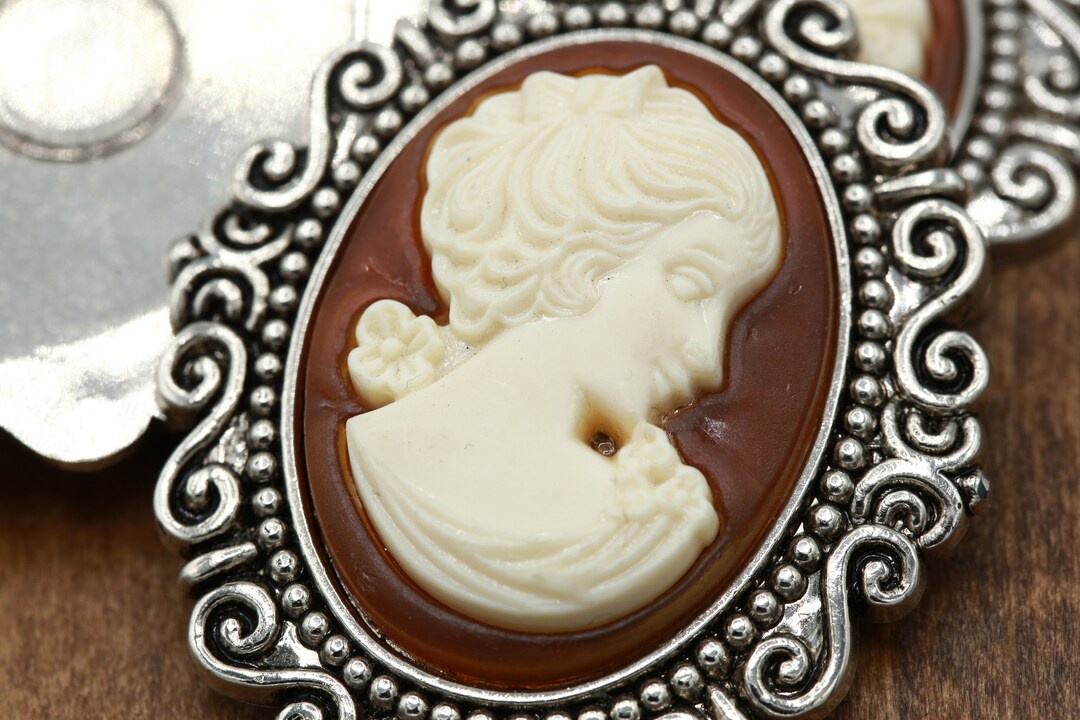 Ivory Silhouette Cameo Button: Silver Framed Plastic Embellishment (2 ...