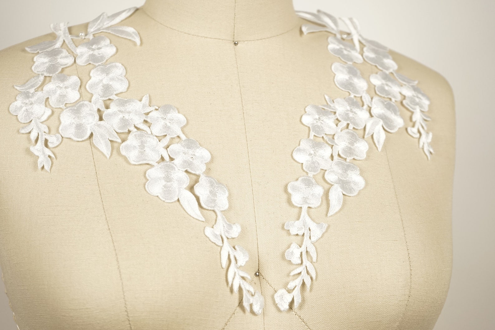 White Flower Patches PAIR White Embroidery Flower Patches/ - Etsy