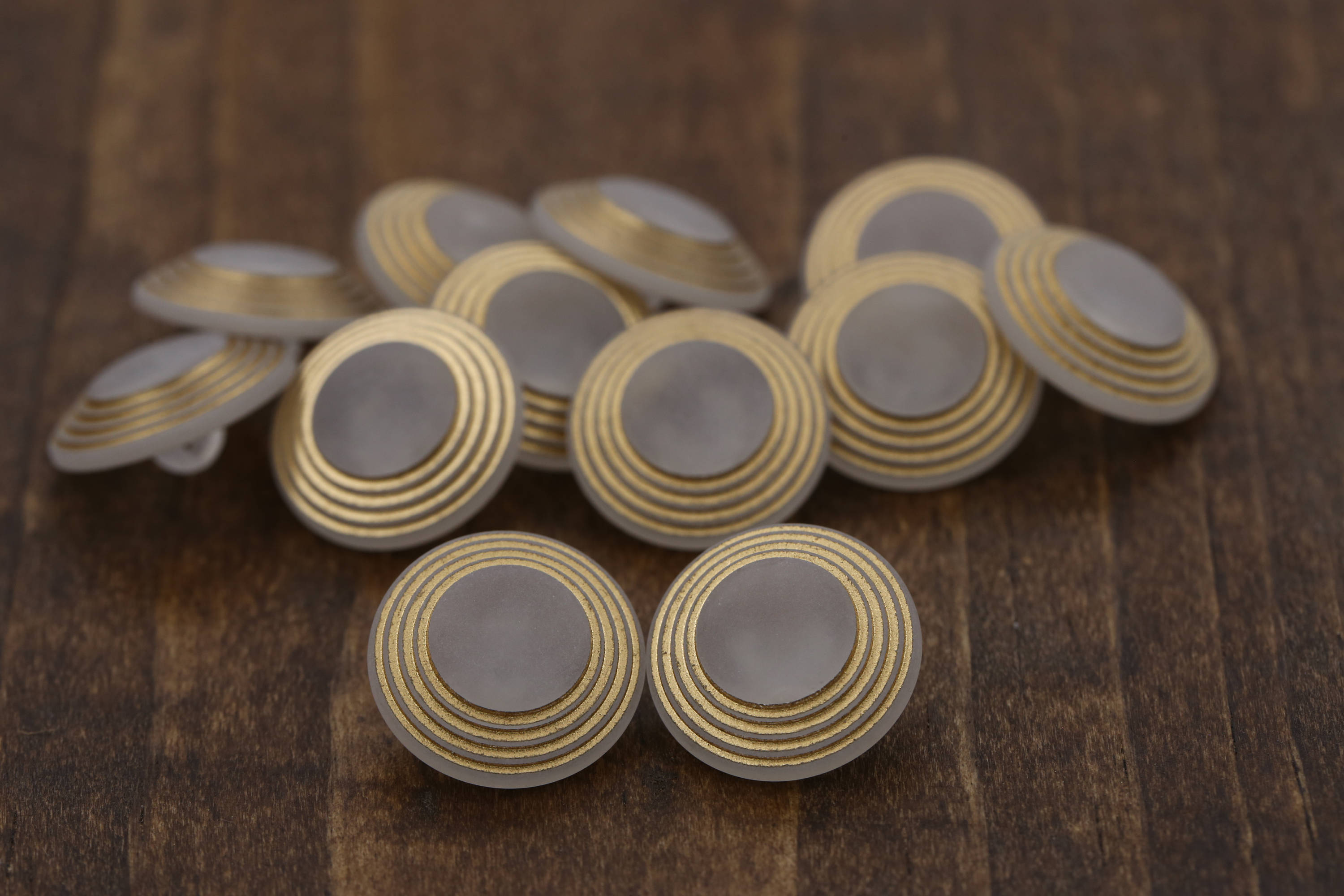 Clear Plastic Button With Gold Rims/ 1 Dozen/ 18mm 28L - Etsy