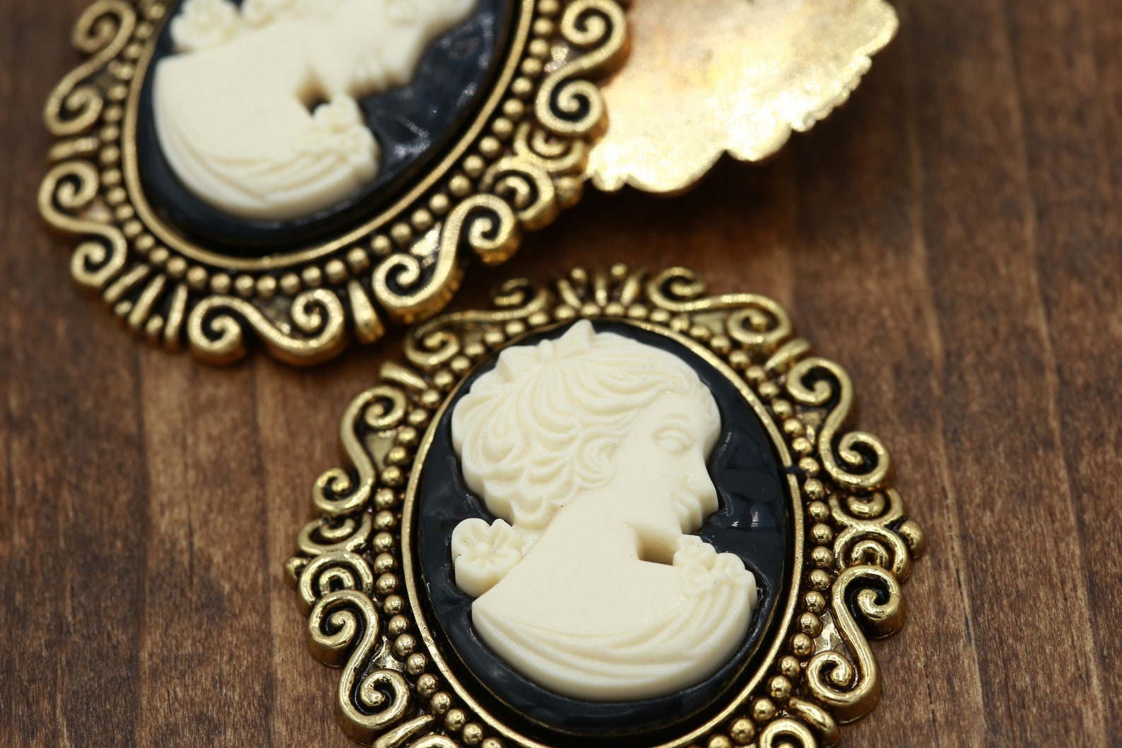 Cameo Button Ivory Face Gold Background and Silver Frame - Etsy