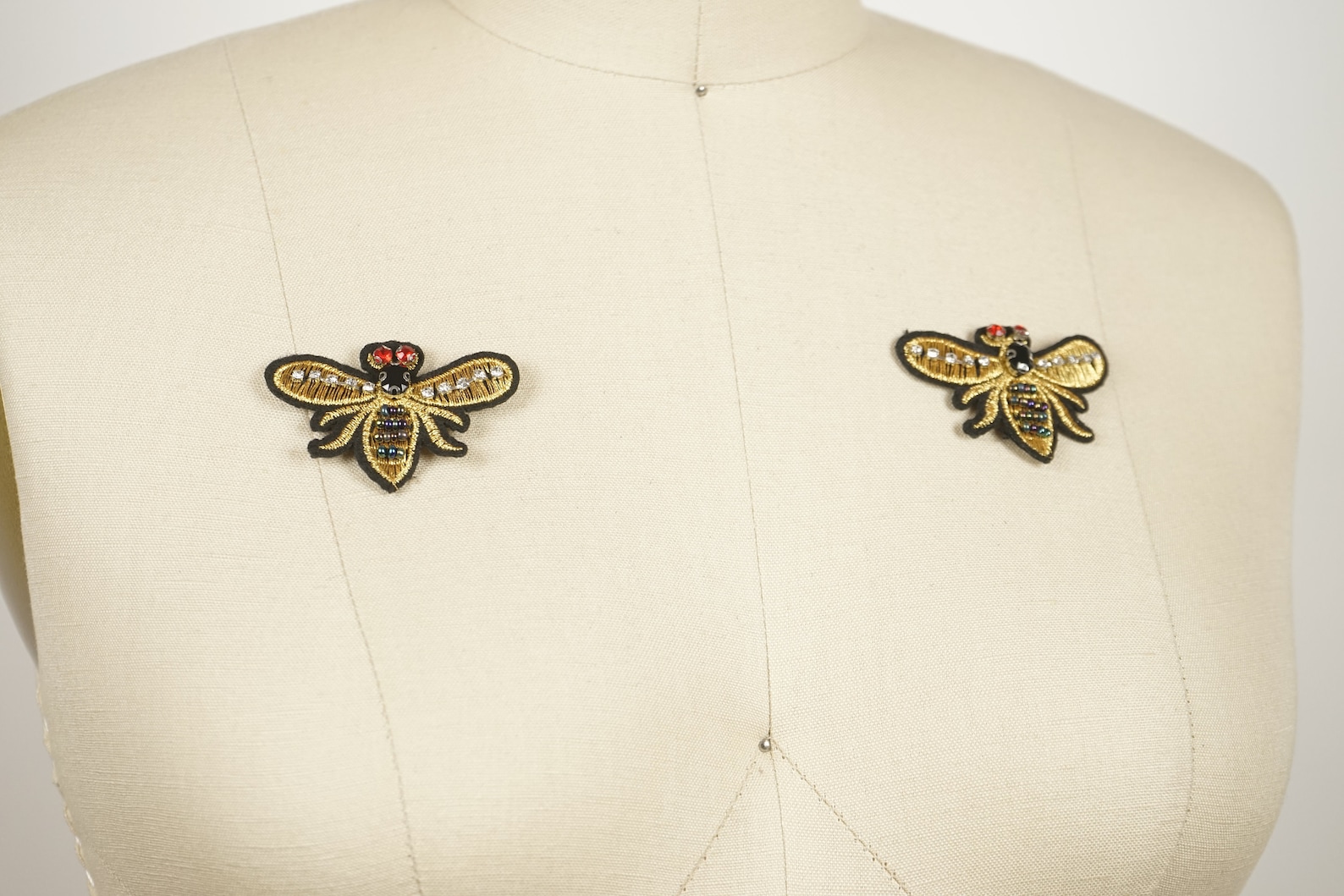 Luxe Bee Patch / Gold Embroidery / Black and Red Eyes / Gucci | Etsy