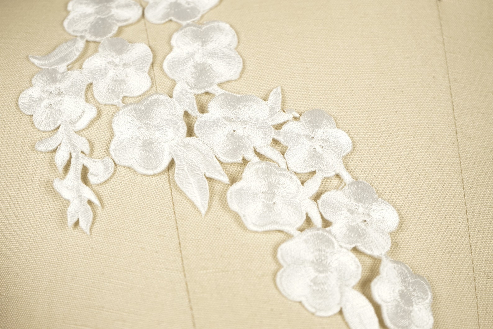 White Flower Patches PAIR White Embroidery Flower Patches/ - Etsy