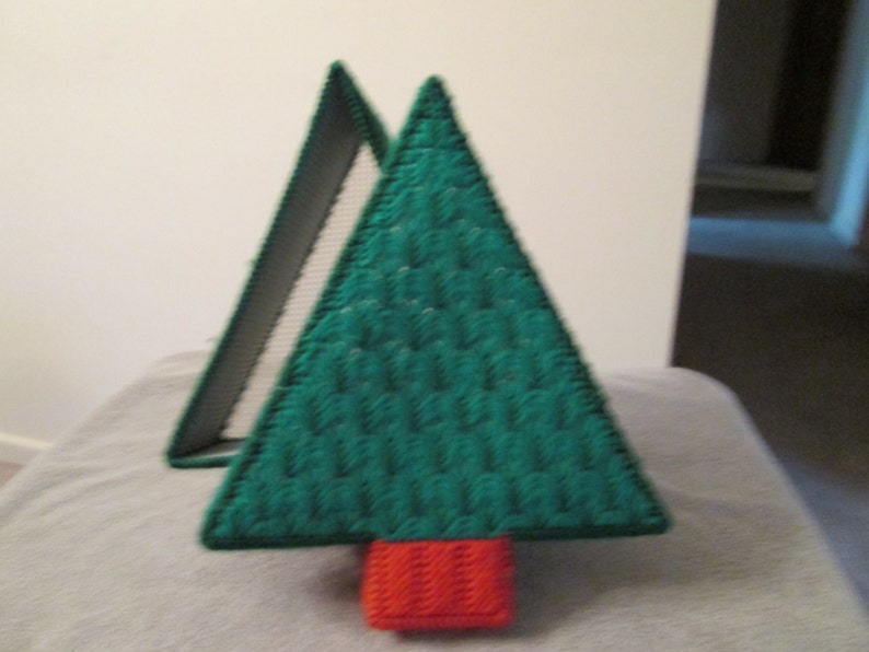 Christmas Tree Covered Box in Plastic Canvas Item 31 - Etsy