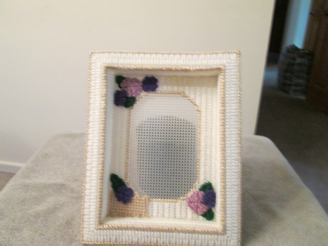 Mother's Shadow Box Photo Frame With Flowers in Plastic Canvas Item 162 ...