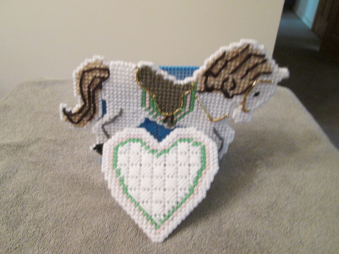 Coasters Heart Shape in Carousel Box Set of 4 in Plastic Canvas Item ...