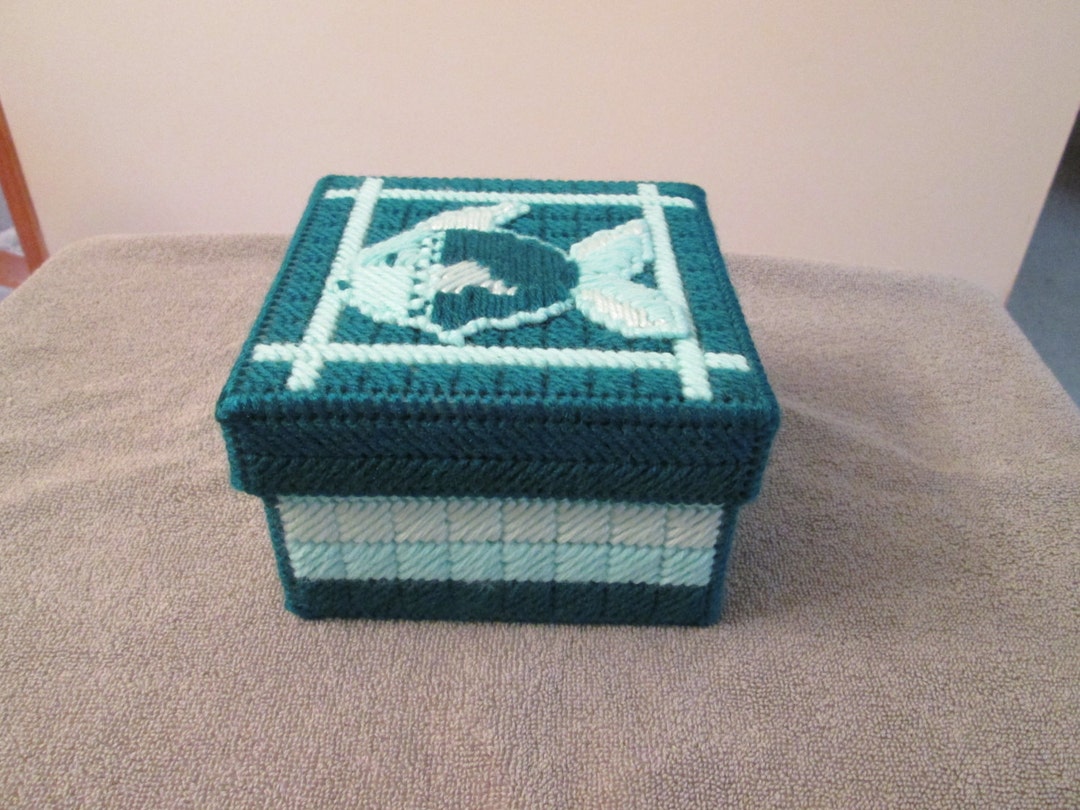 Storage Box With Cover in Plastic Canvas Item 117 - Etsy