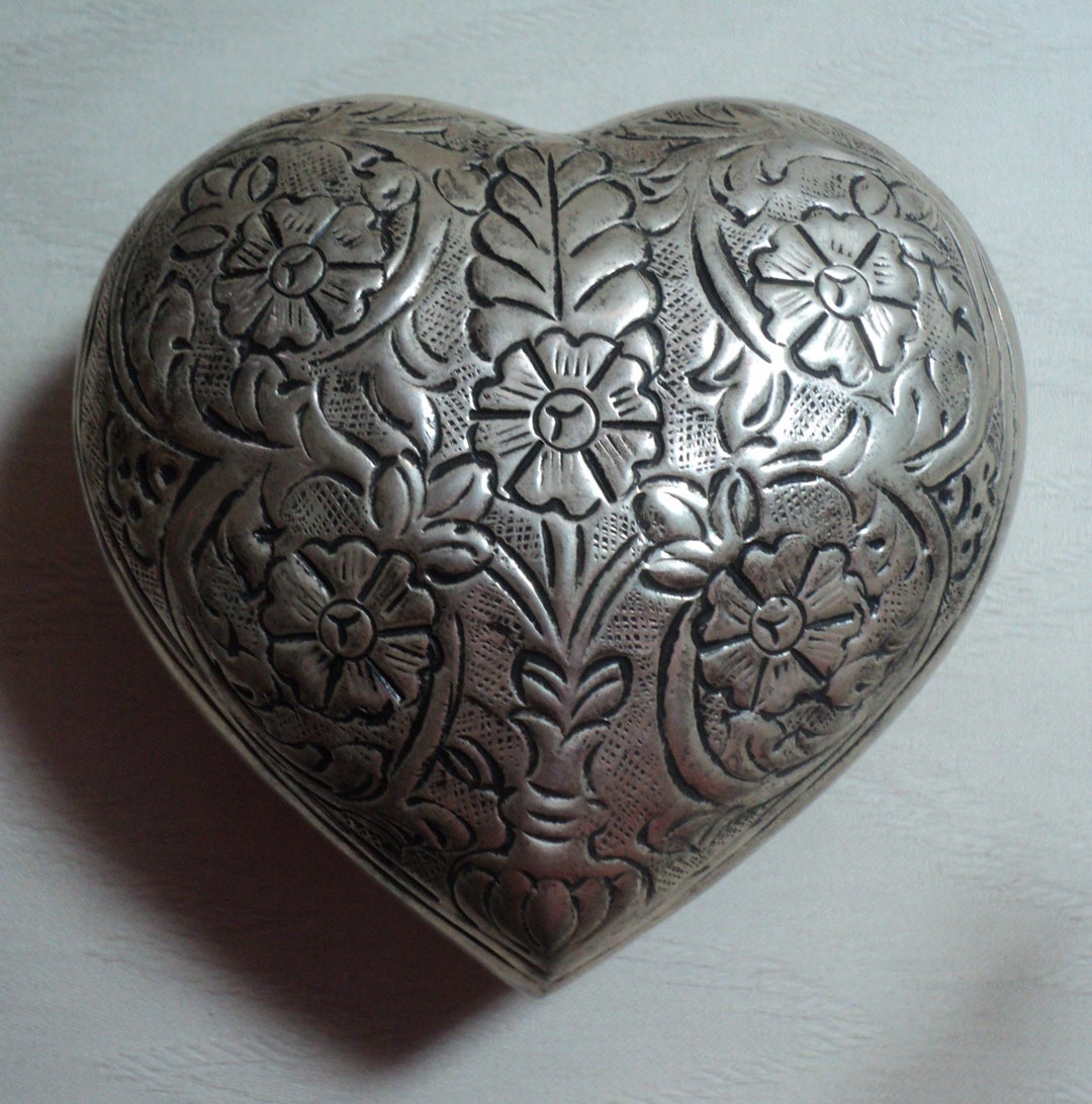 Vintage Silver-plated HEART BOX, Embossed Floral Stamping Design ...