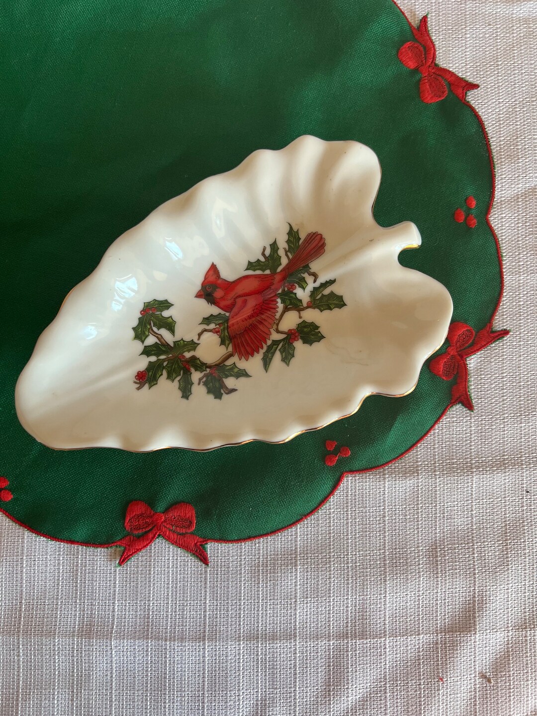 Lefton Red Cardinal Dish With Gold Accents Christmas Candy Dish Holiday ...