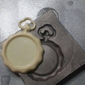 Large Pocket Watch Cameo Base Mould - Etsy