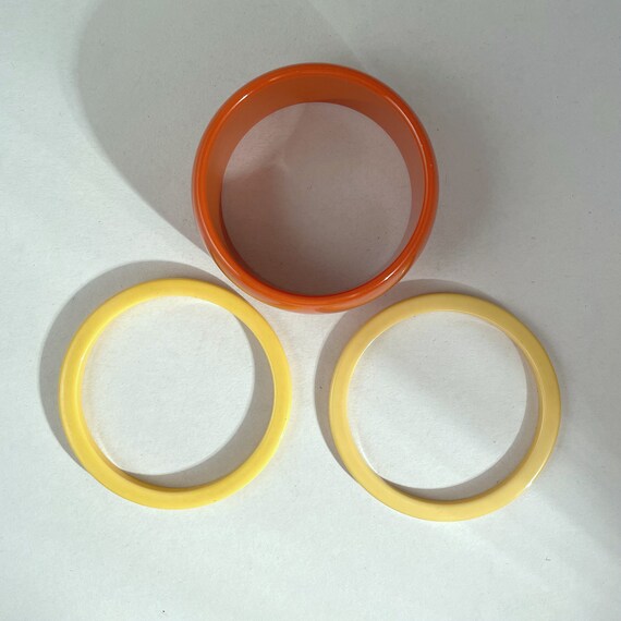 Bakelite Bangle Stack (Orange & Yellow), 1950’s Vinta… - Gem