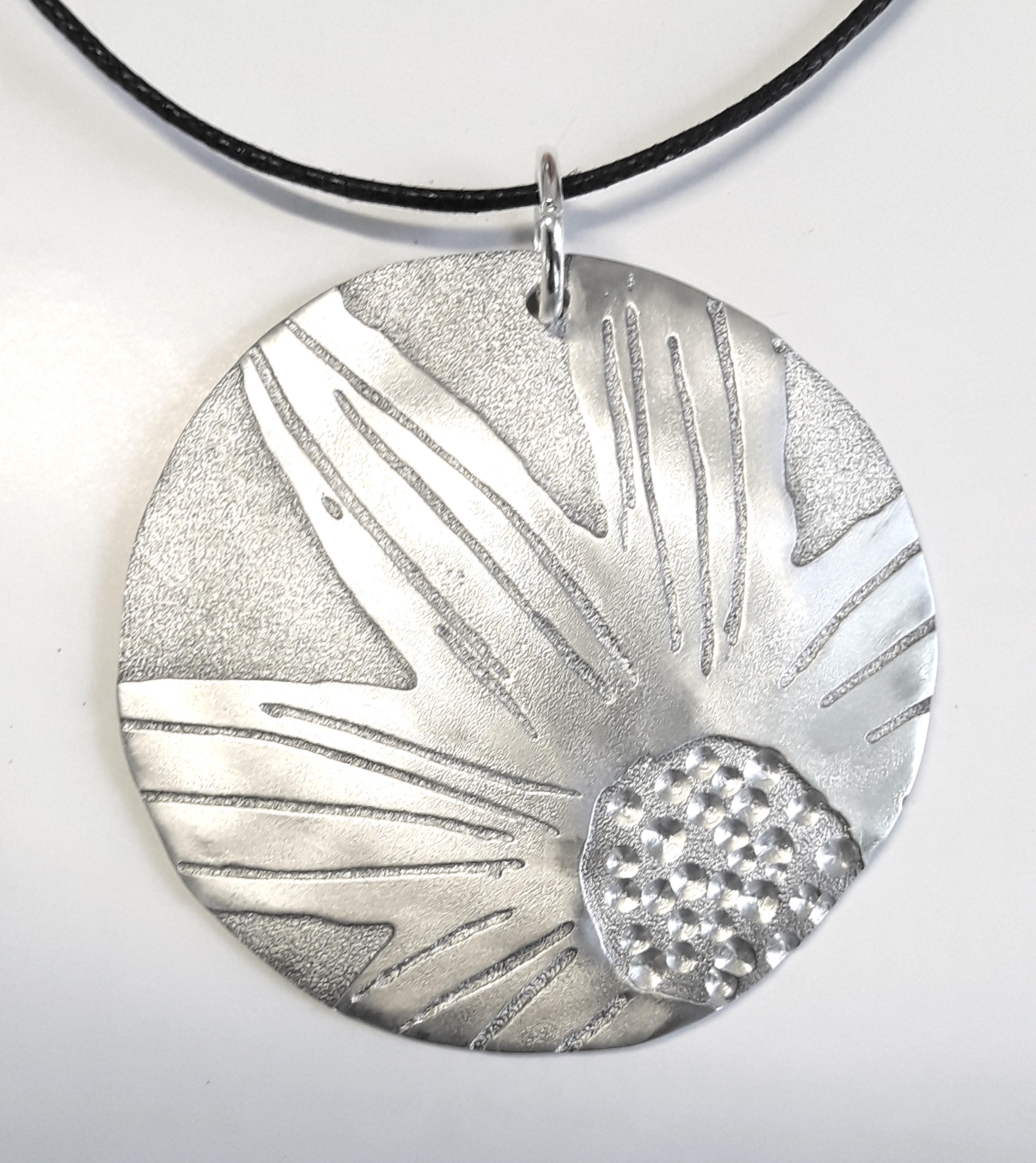 Aluminum Round Pendant (5 Cm) With Sunflower Design, With Custom Text ...