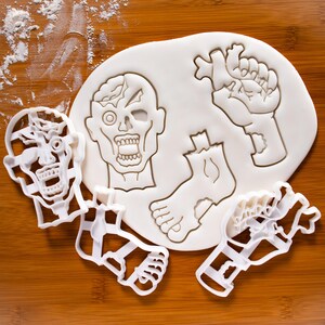 Heart in Zombie Hand Cookie Cutter | Bakerlogy Biscuit Cutters ...