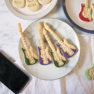 Electric Guitar Cookie Cutter - Bake Musical Stringed Instrument ...