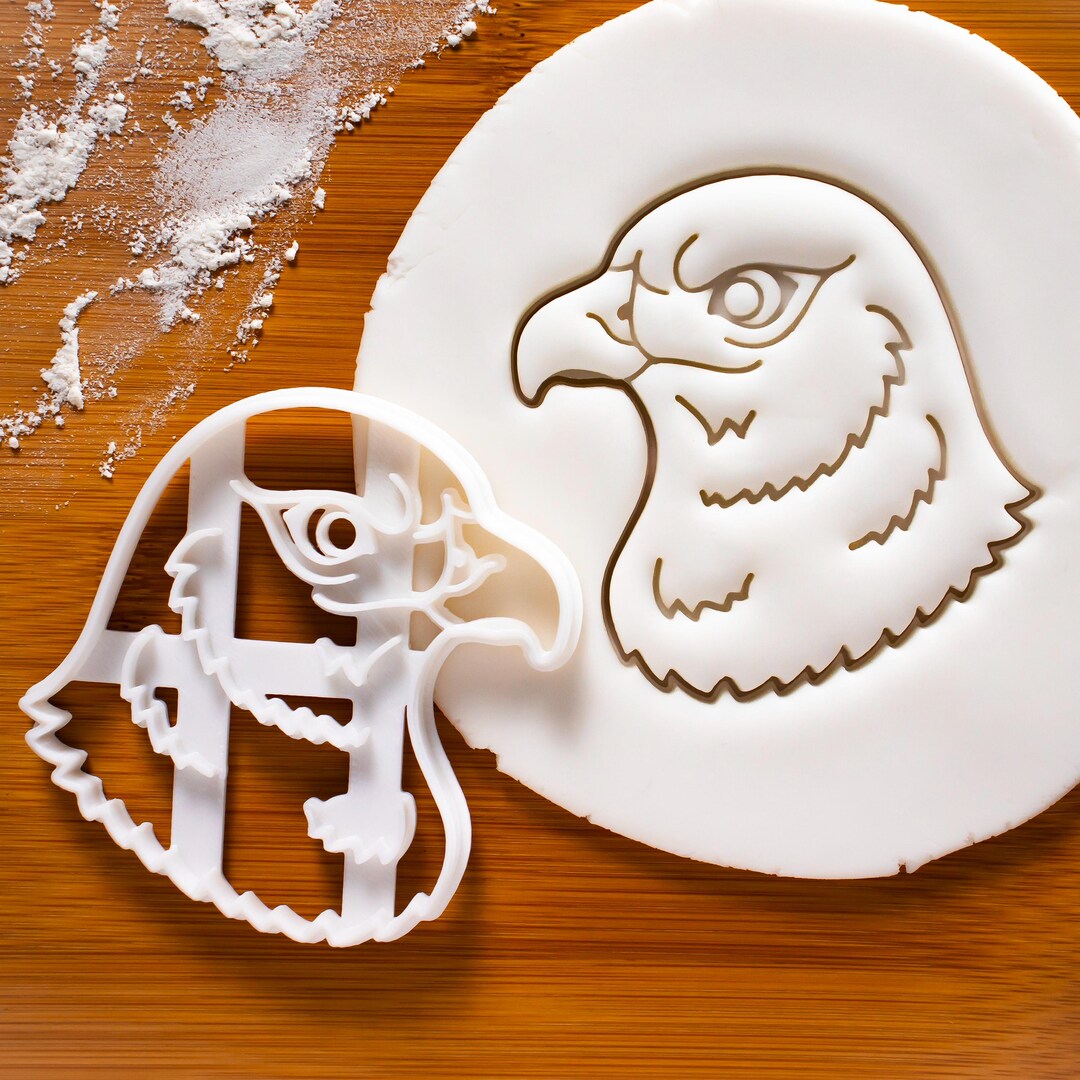Hawk Face Cookie Cutter | Bakerlogy Biscuit Cutters Bird Accipitridae ...