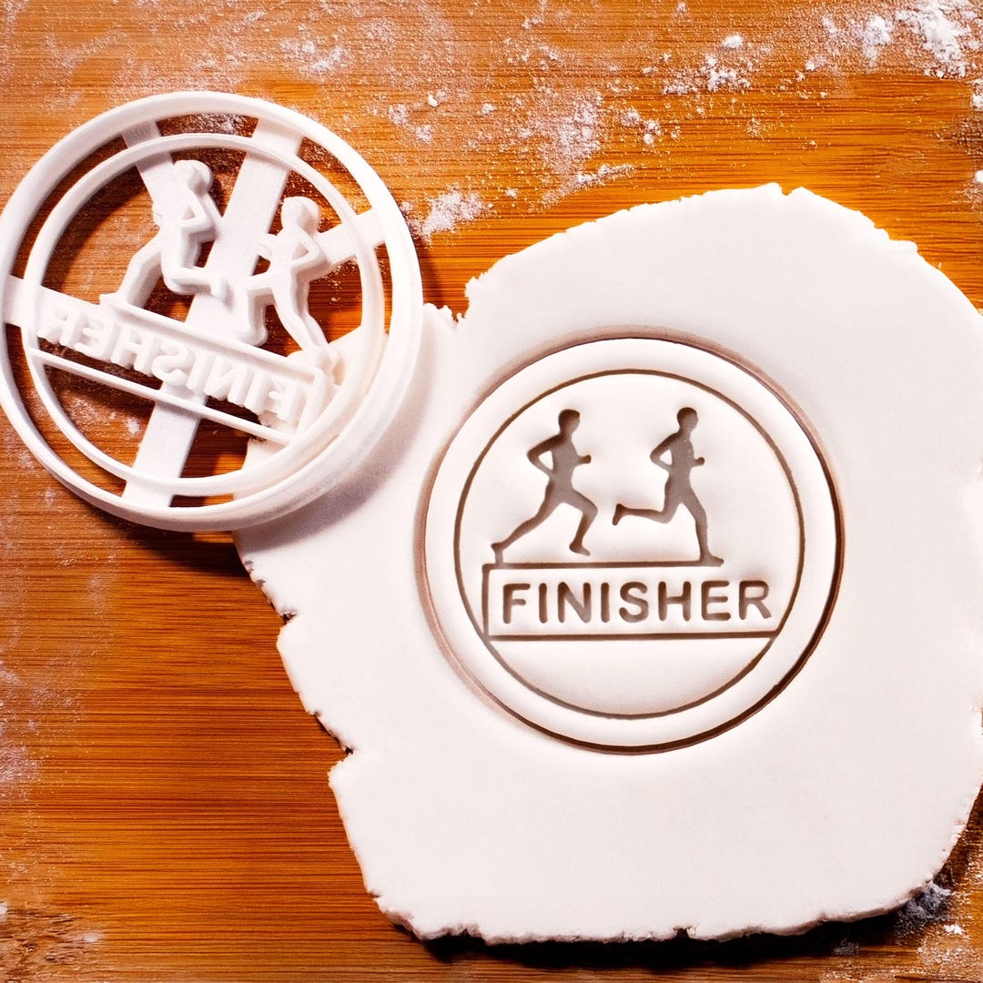 Finisher Medal Cookie Cutter: Marathon Runner Award - Etsy