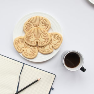 Spinal Transverse Cookie Cutter | Bakerlogy Biscuit Cutters Central ...