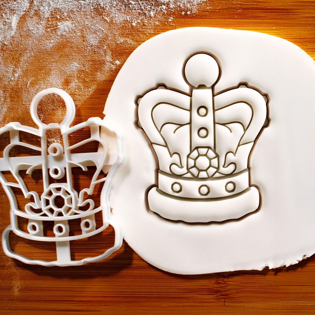 Crown Cookie Cutter - Bake Royal Treats Fit for a King or Queen ...