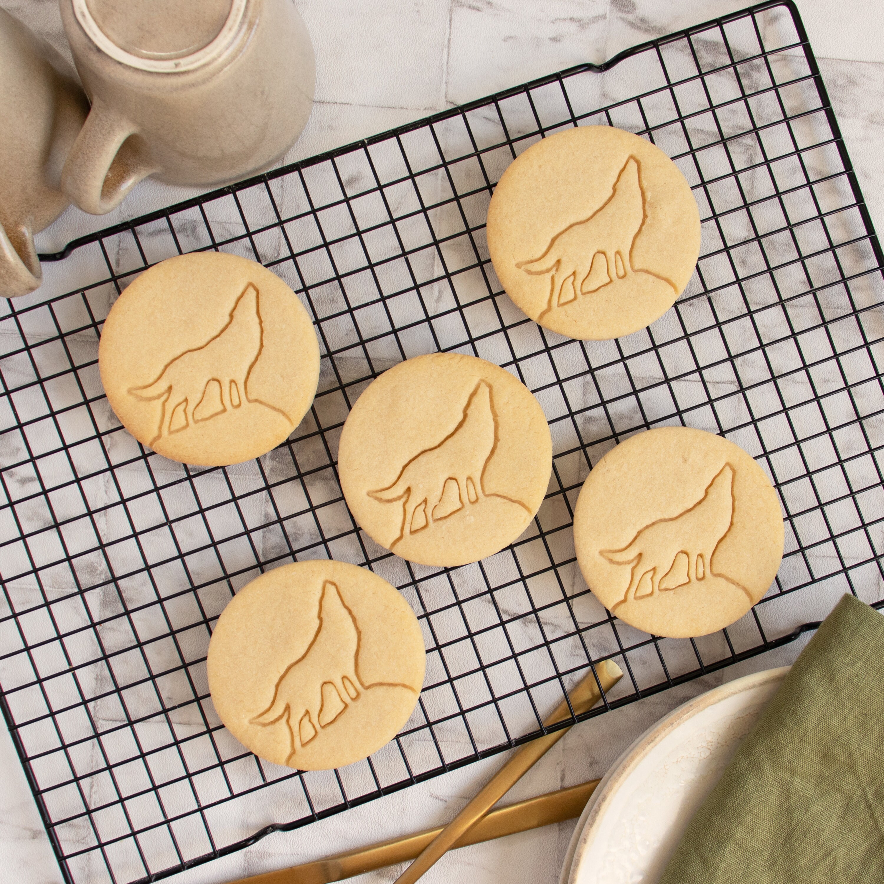 Howling Wolf Moon Cookie Cutters Biscuits Cutter One of a - Etsy Singapore