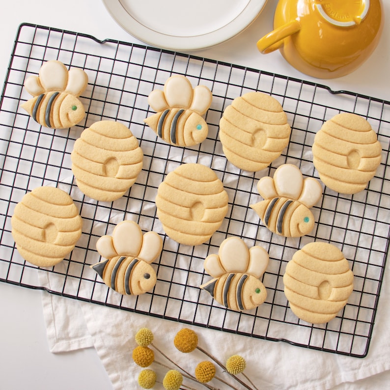 Cute Bee Cookie Cutter Honeybee Biscuit Design Honeybees - Etsy