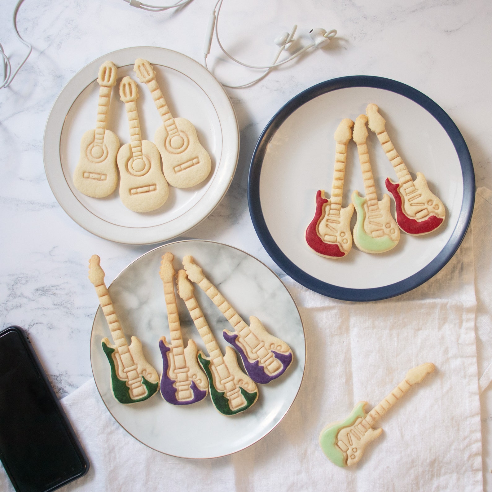 Bass Guitar Cookie Cutter - Bake Musical Stringed Instrument Biscuits ...
