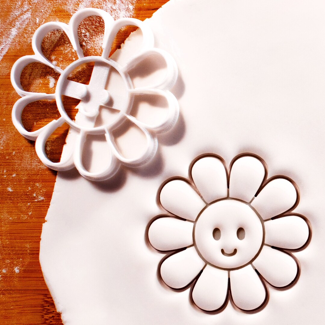 Happy Daisy Flower Cookie Cutter - Ideal for Whimsical and Cheerful ...