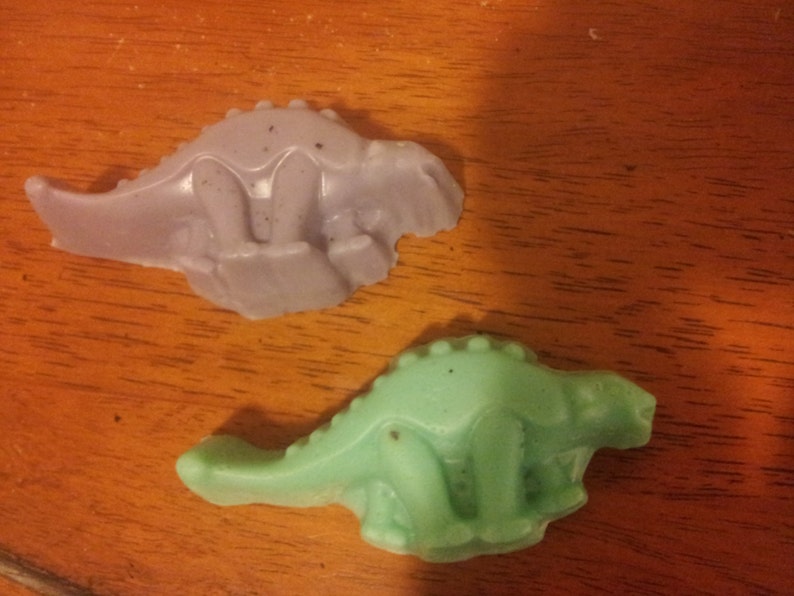 DINOSAUR SOAP ANKYLOSAURUS Two Soaps T-rex Dinosaurs Brontosaurus Long ...