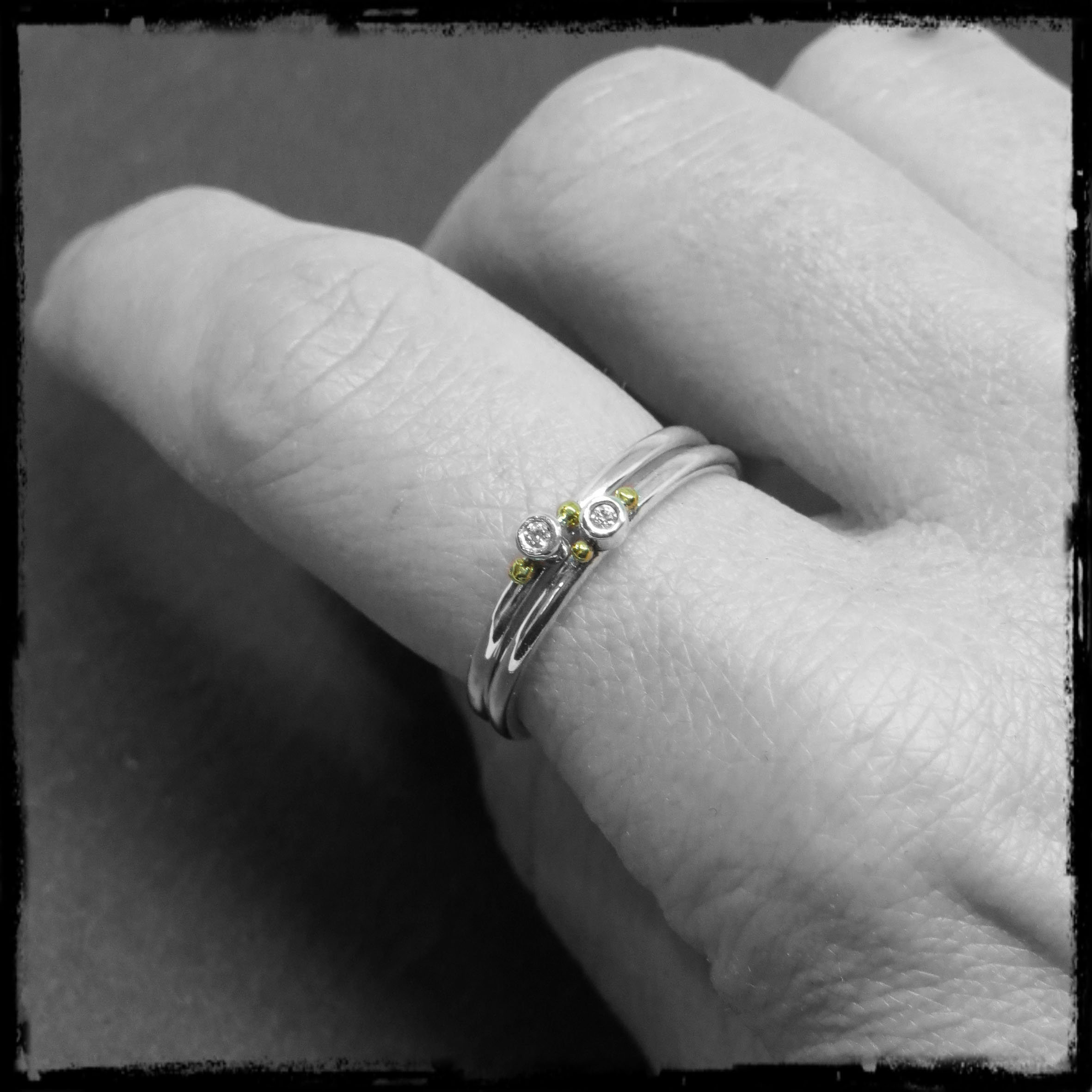 Anneau forme Solitaire en argent massif, bille d'or massif et oxyde de ...