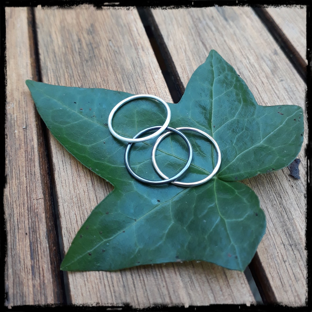 Simple and Minimalist Ring in Solid Silver Round Section 1mm - Matte ...