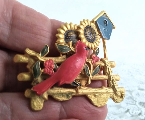 Rare assembled cardinal pin, colourful gold tone broo… - Gem