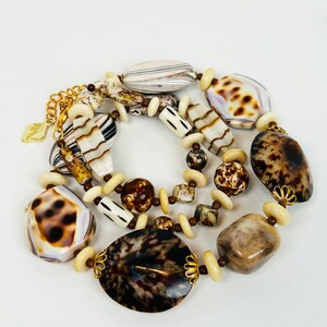 THE NAMELESS TIDES Shells With Vintage Alabaster Bone Glass - Etsy