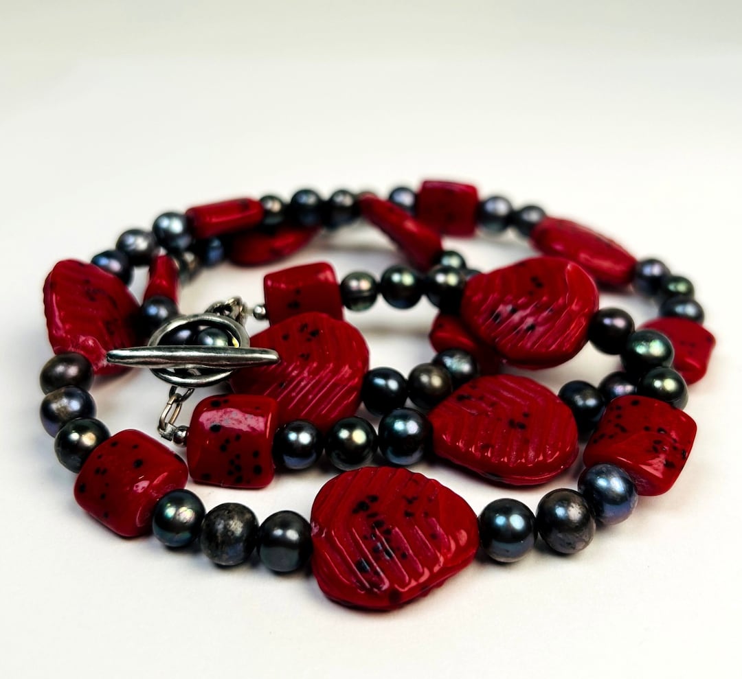 THUNDER AND RUBIES Black Vintage Cultured Pearls and Ruby-red Vintage ...