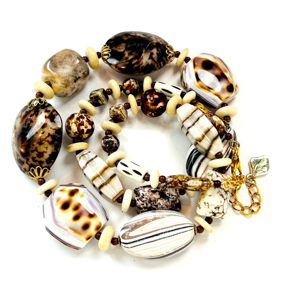 COOL SEA SHELLS Vintage Shell Beads Accompany Vintage Glass, Stone ...
