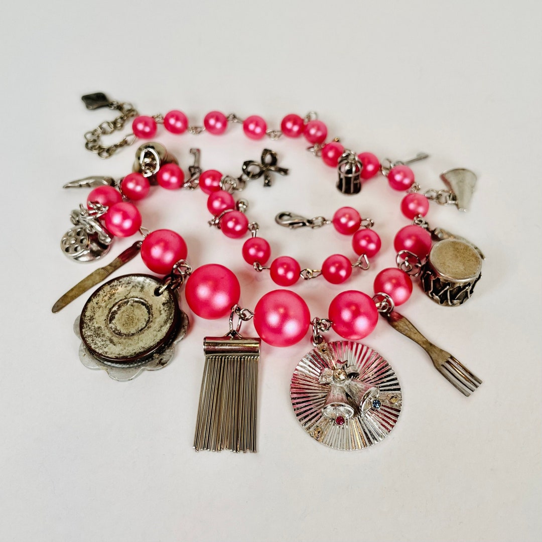 DINNER THEATER Performance and Food Charms Come Together in This Pink ...
