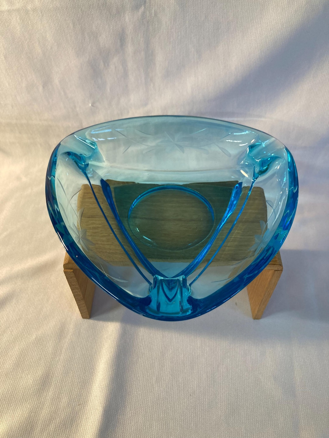 Hazel Atlas Capri Azure Blue Triangular Ash Tray With Embossed Flowers ...