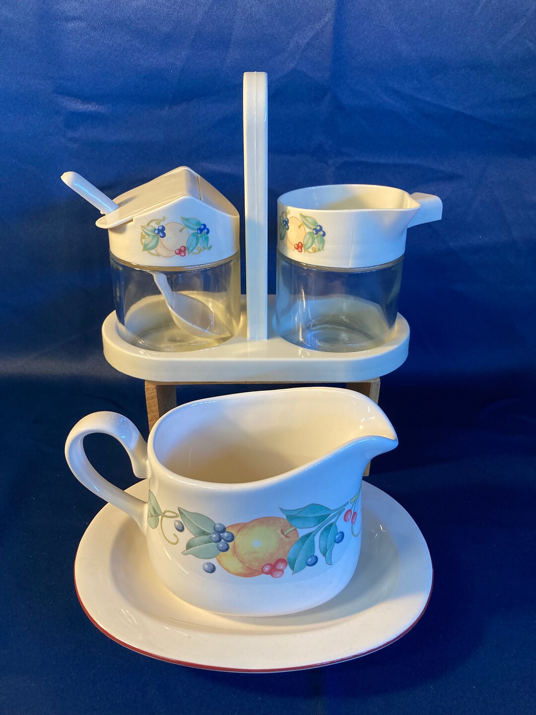 Corelle Abundance Creamer and Sugar Set, Carrying Caddy, Gravy Boat ...