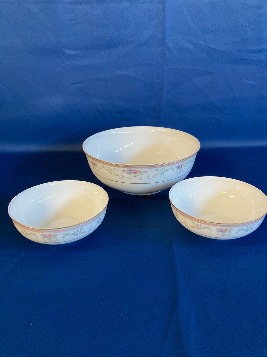 Mikasa Christopher Stuart Spring Crest Bowls - Etsy