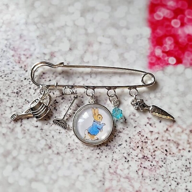 Peter Rabbit Brooch - Etsy UK
