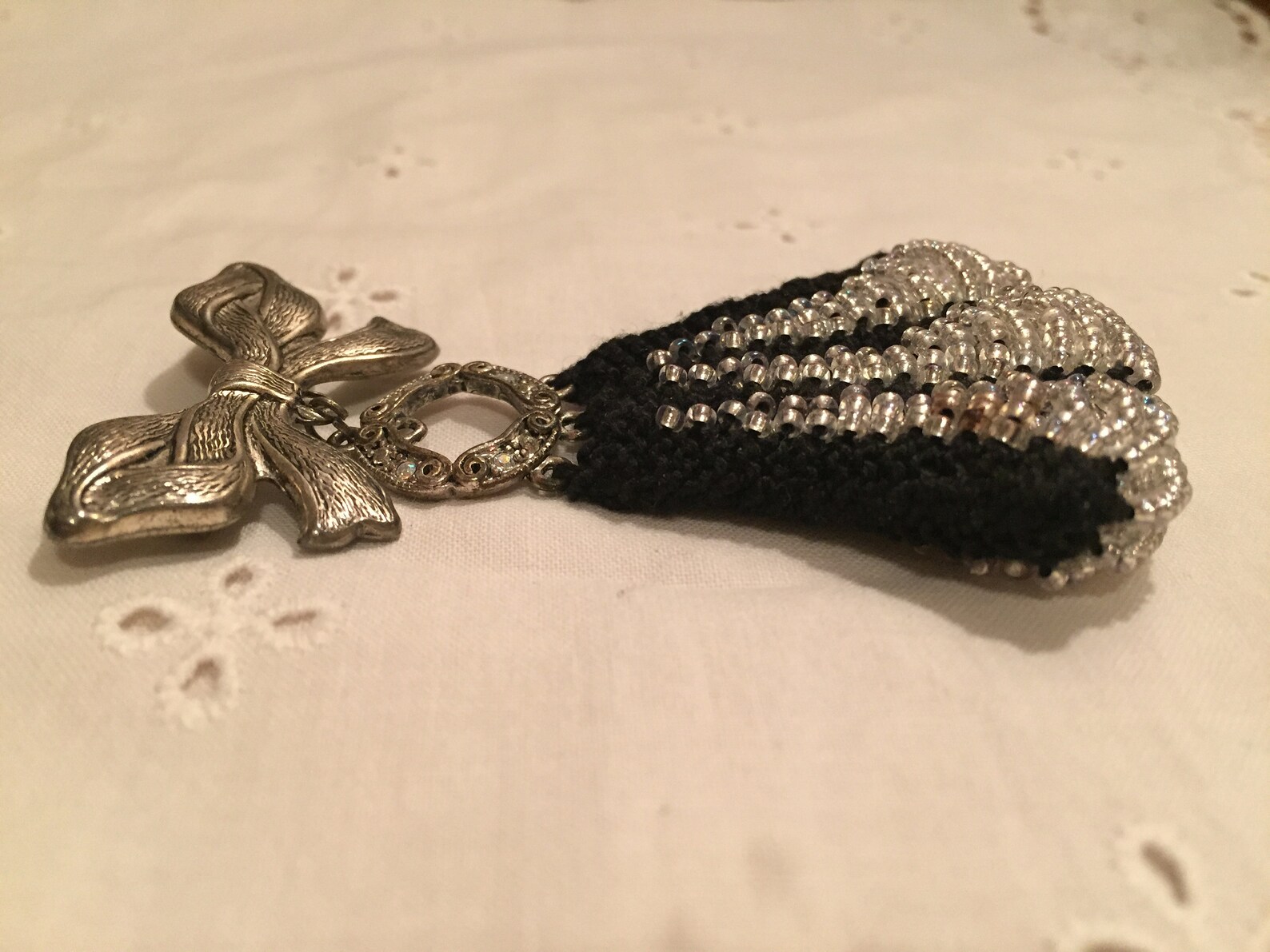 Broche unique en perles perlées à la main - Etsy France