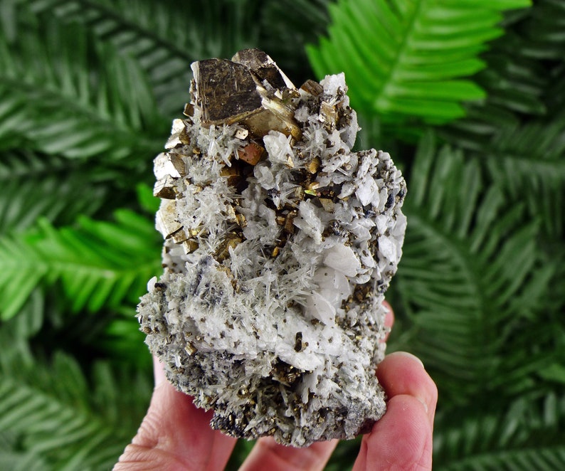 Quartz With Pyrite, Sphalerite, Chlorite and Calcite, Raw Minerals ...