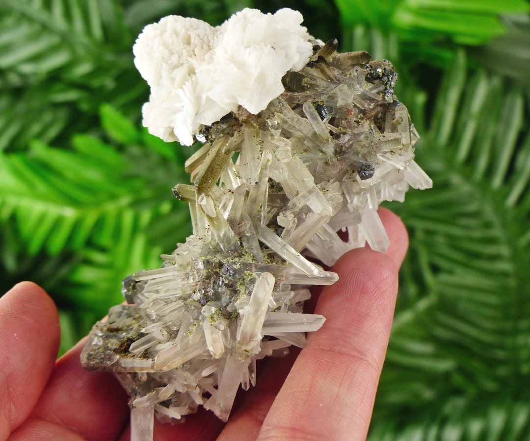 Quartz With Chlorite and Calcite, Quartz Crystal, Chlorite Crystal ...