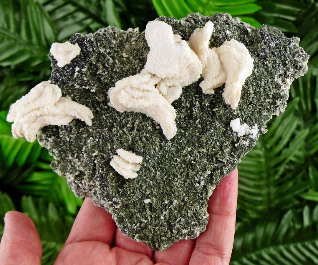 Amazing Quartz With Chlorite and Calcite, Raw Crystal, Natural Mineral ...