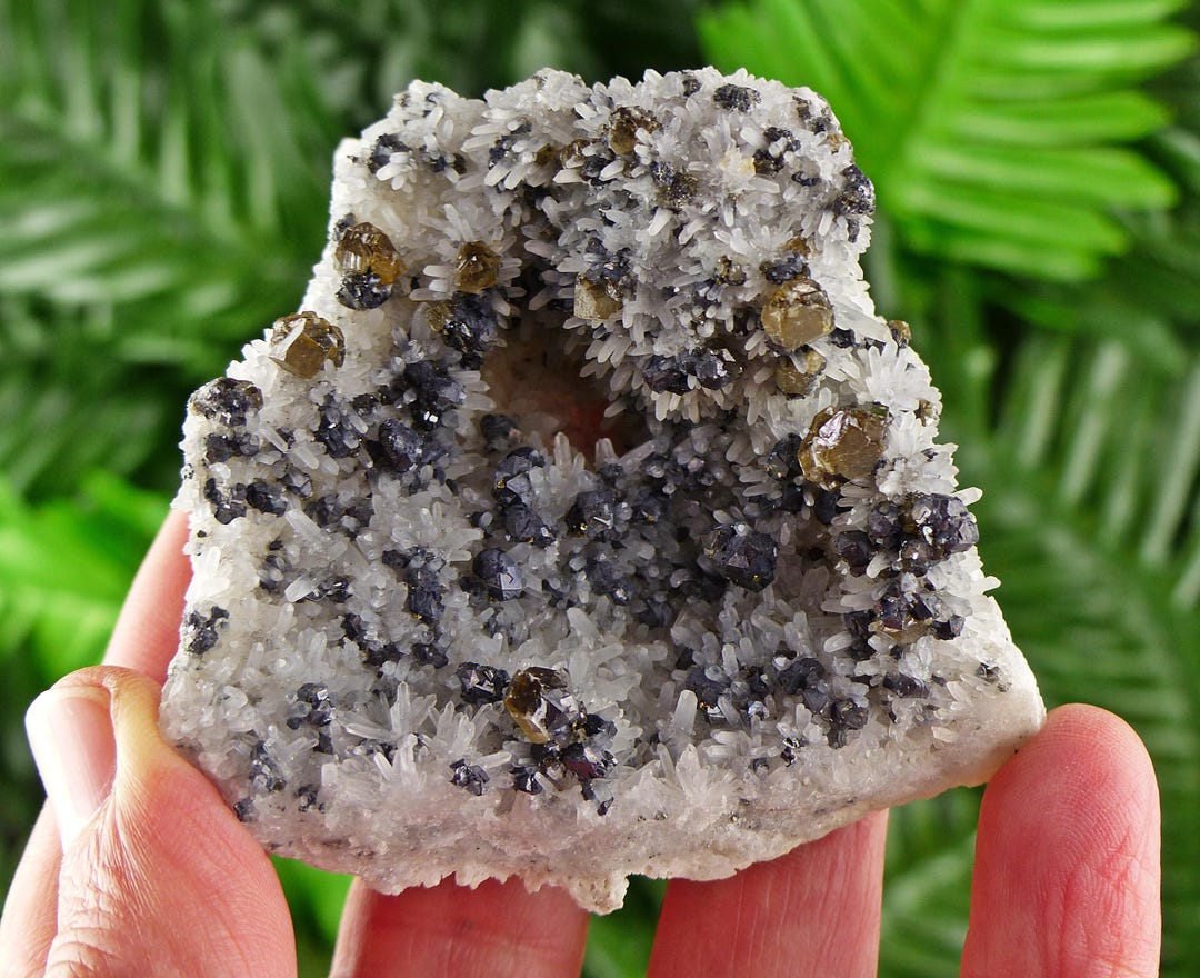 Amazing Quartz With Gem Sphalerite Var. Cleiophane , Raw Crystal ...