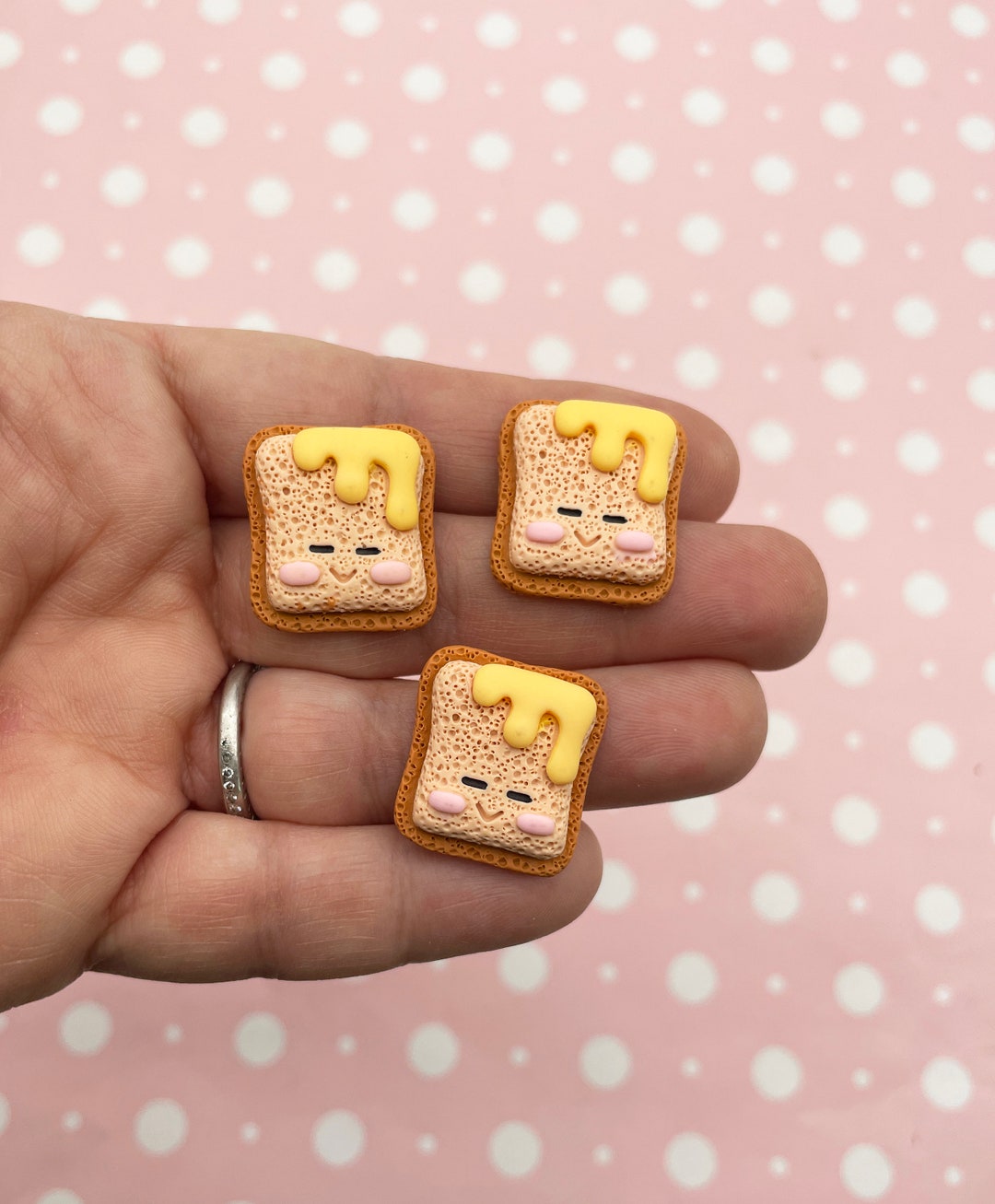 5 Cute Smiley Bread Flatbacked Resin Cabochons, 20mm Cute Flat Backed ...
