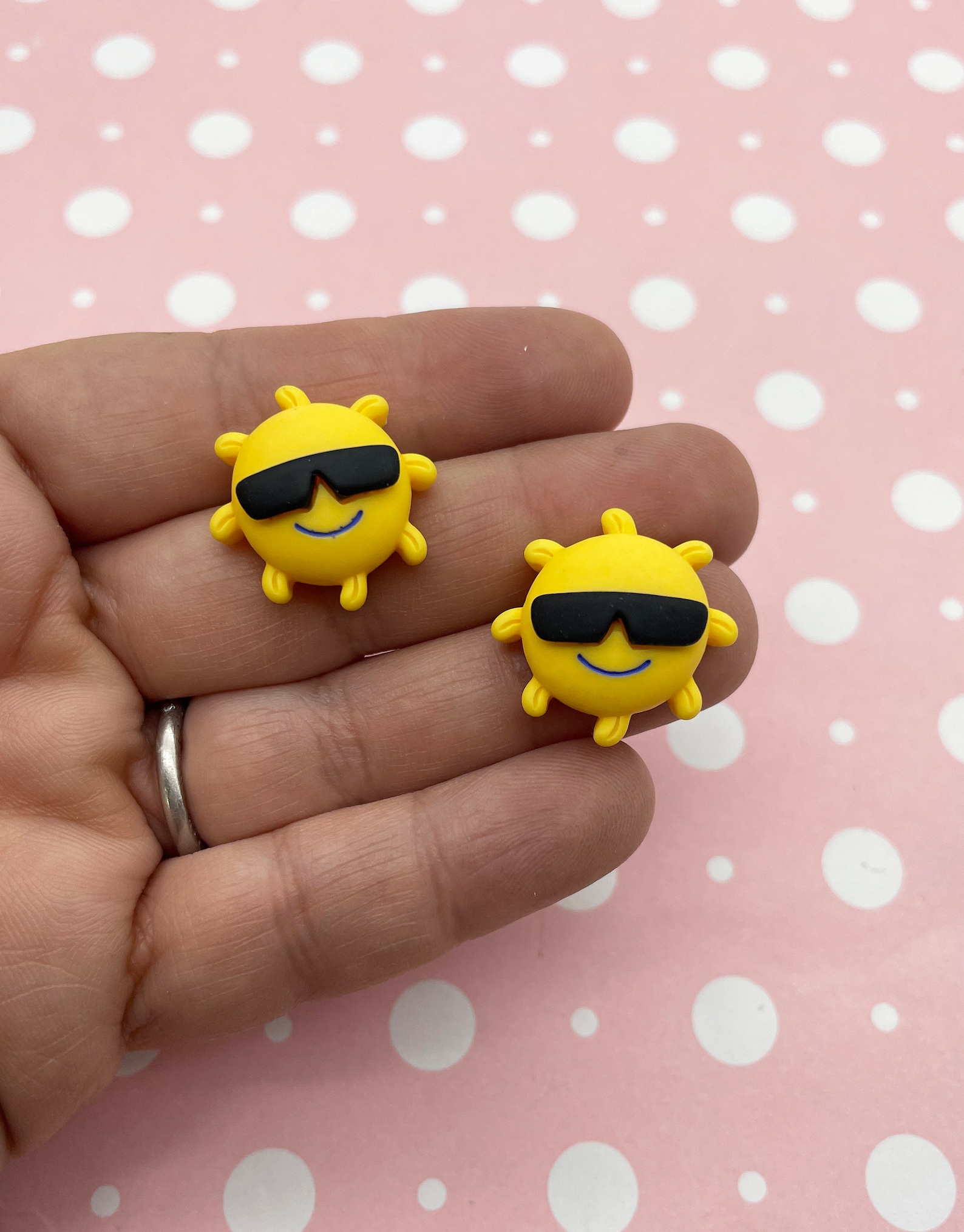 6 Matte Smiling Yellow Sun Flatbacked Resin Cabochons, 21mm Sweet ...