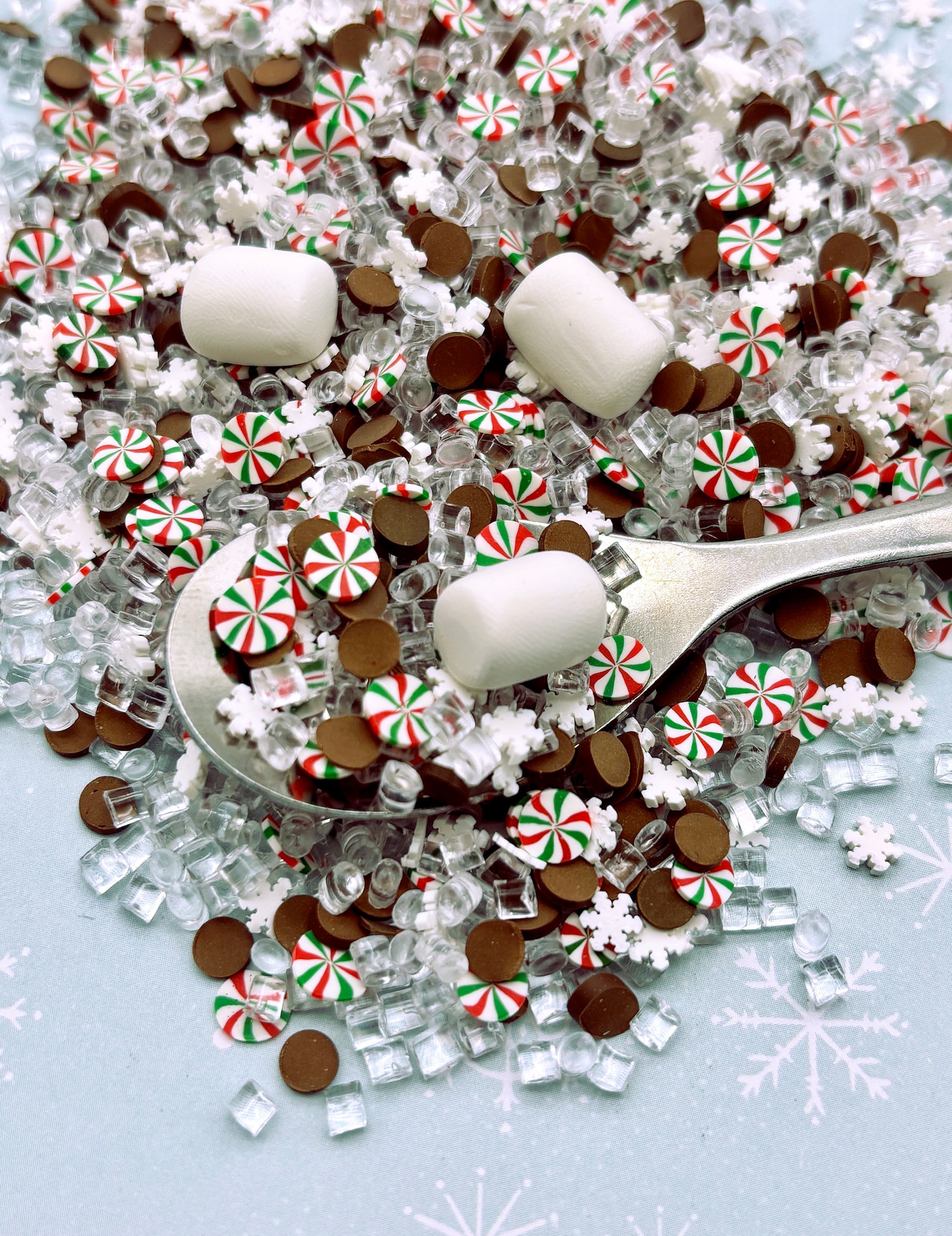 Candy Cane Hot Chocolate Sprinkle Mix W/ 3 Faux Marshmallows, 30 Grams ...